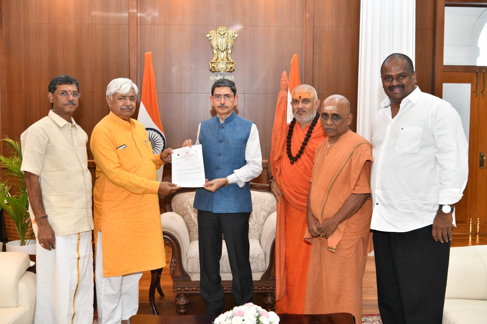 `సనాతన’ దుమారంపై ఇద్దరు మంత్రులను తొలగించండి – Nijam Today