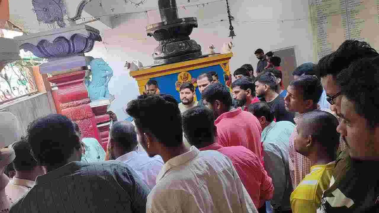 హైదరాబాద్ శివాలయంలో మాంసపు ముద్దలు – Nijam Today